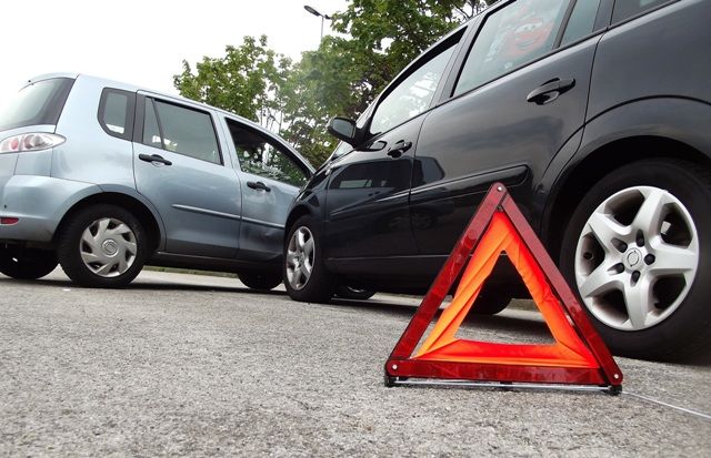 INCIDENTE STRADALE: COME COMPORTARSI? - Blog Centro Revisioni Auto